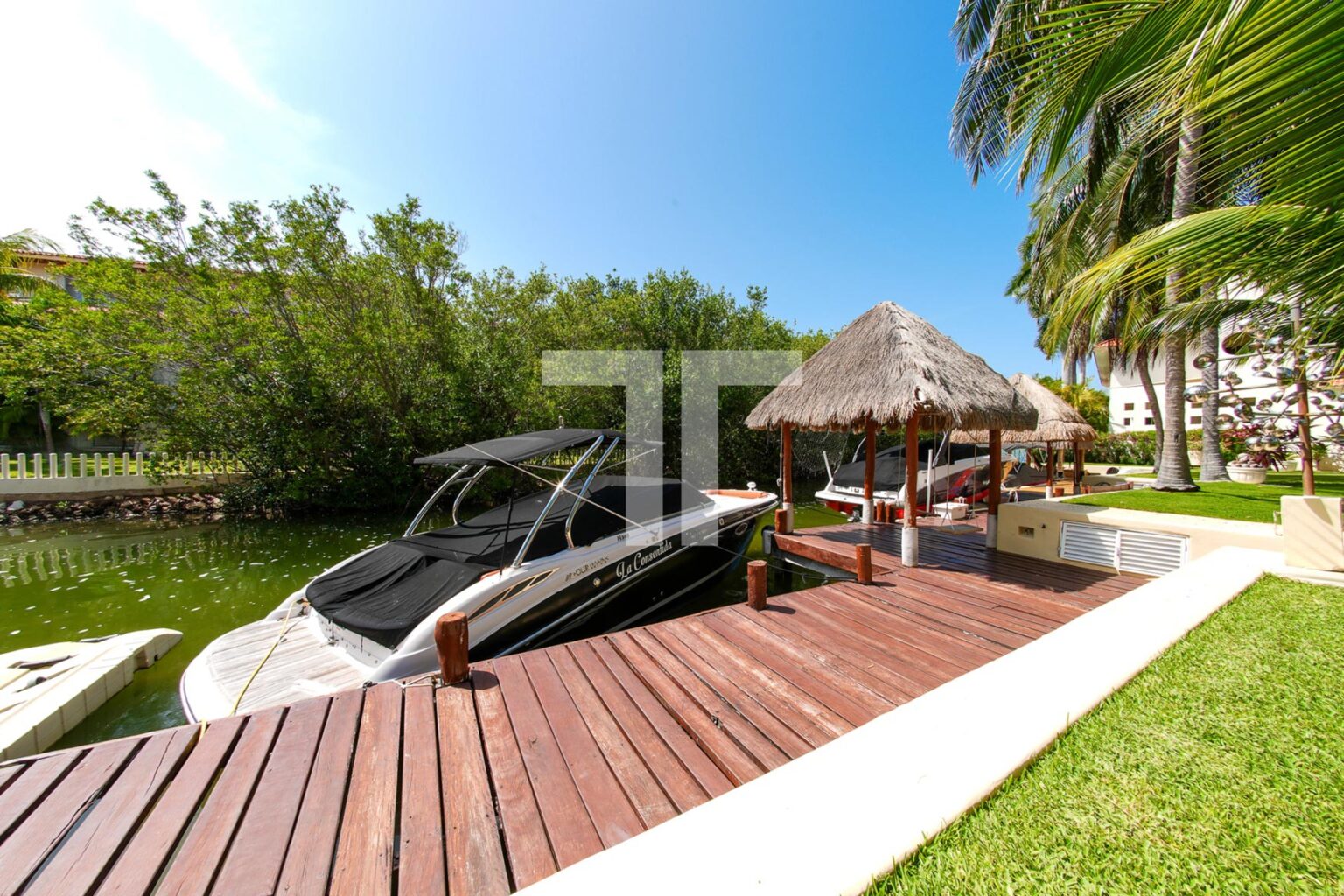 Casa en Venta de 3 recámaras Isla Dorada Zona Hotelera Cancún ...